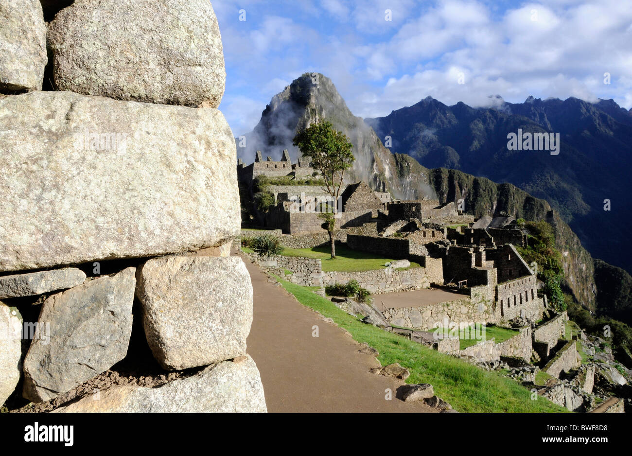 Machu picchu stone wall hi-res stock photography and images - Alamy