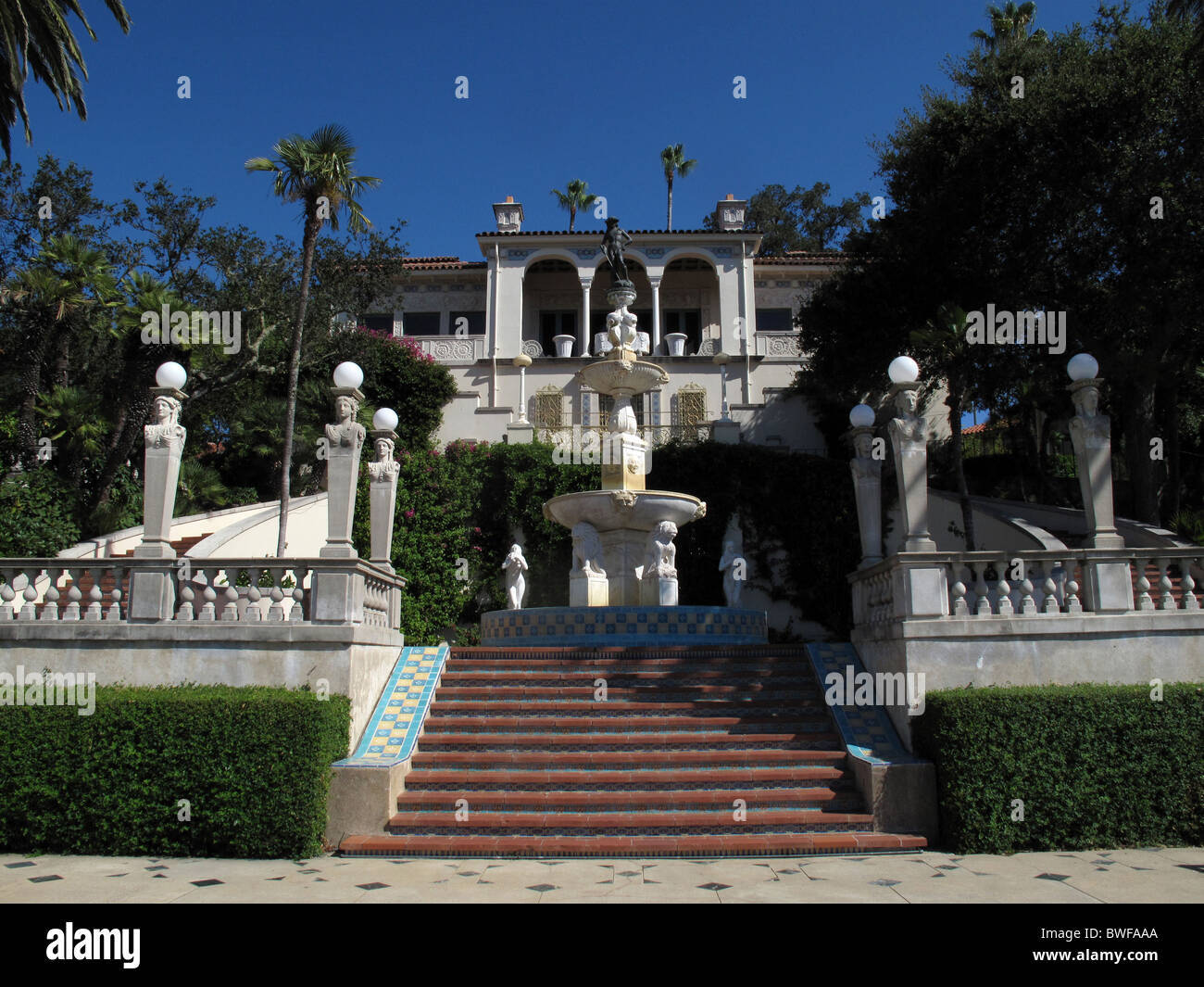 Castillo Hearst. William Randolph Hearst Castle. California. Estados ...