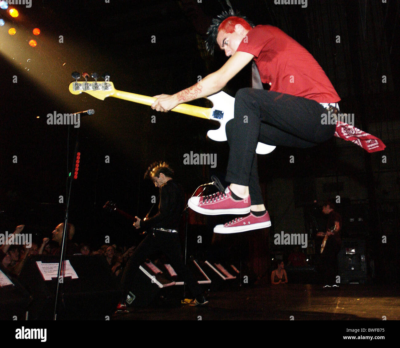 Rock against bush concert tour hi-res stock photography and images - Alamy