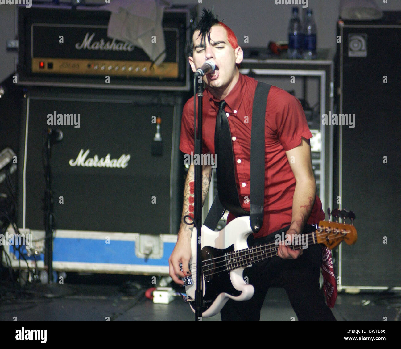 Rock against bush concert tour hi-res stock photography and images - Alamy
