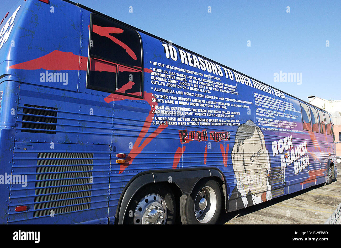 Rock against bush concert tour hi-res stock photography and images - Alamy