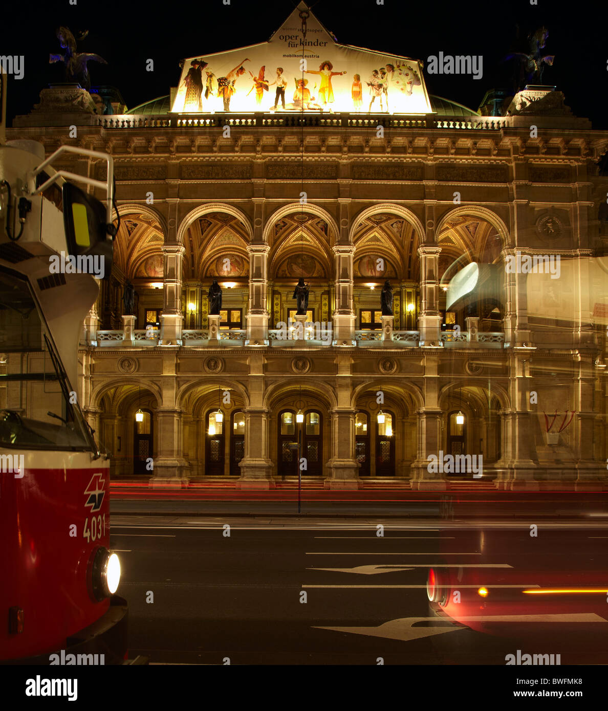 Opera House at night, Vienna, Austria Stock Photo - Alamy