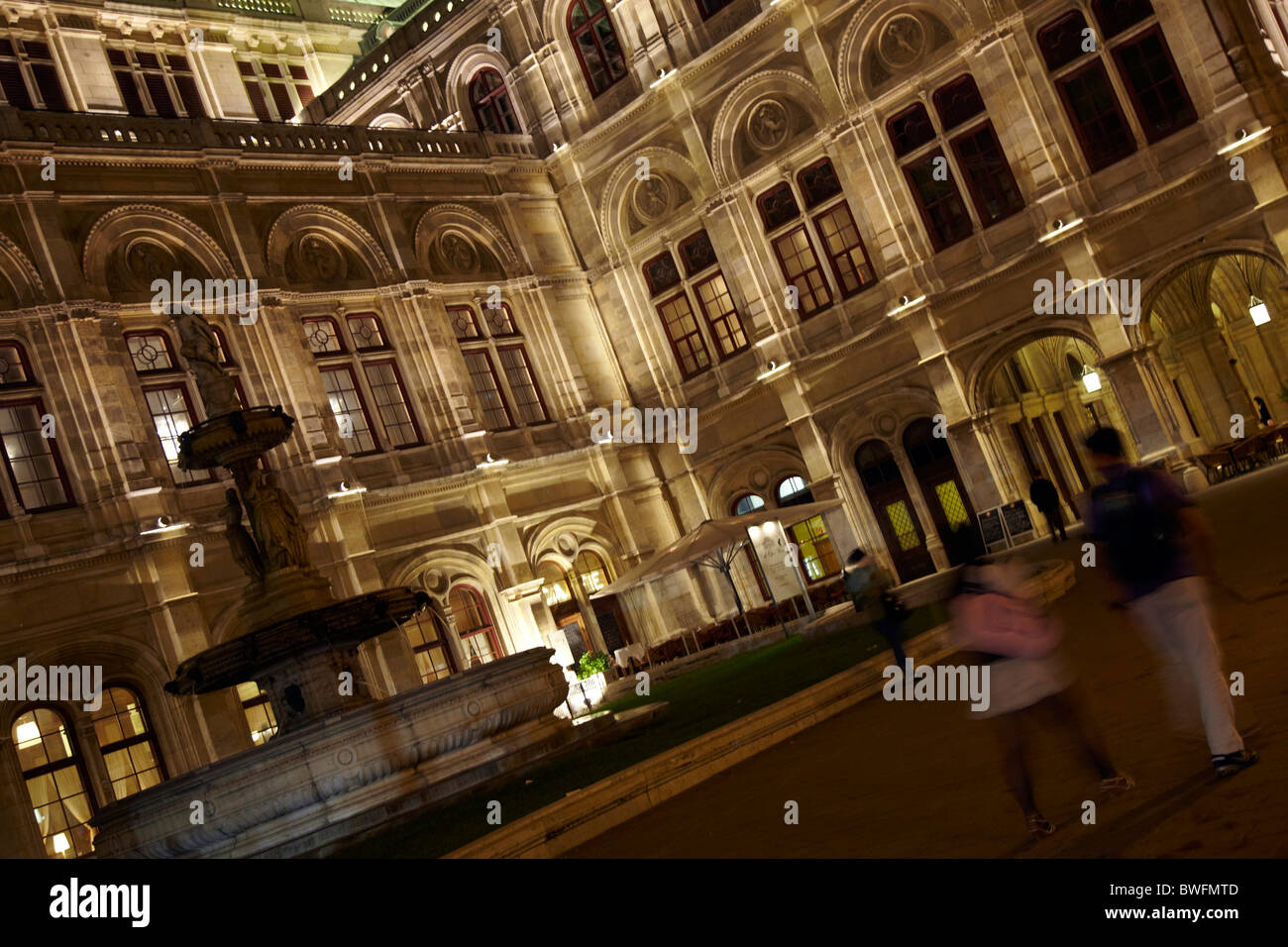 Opera House at night, Vienna, Austria Stock Photo - Alamy