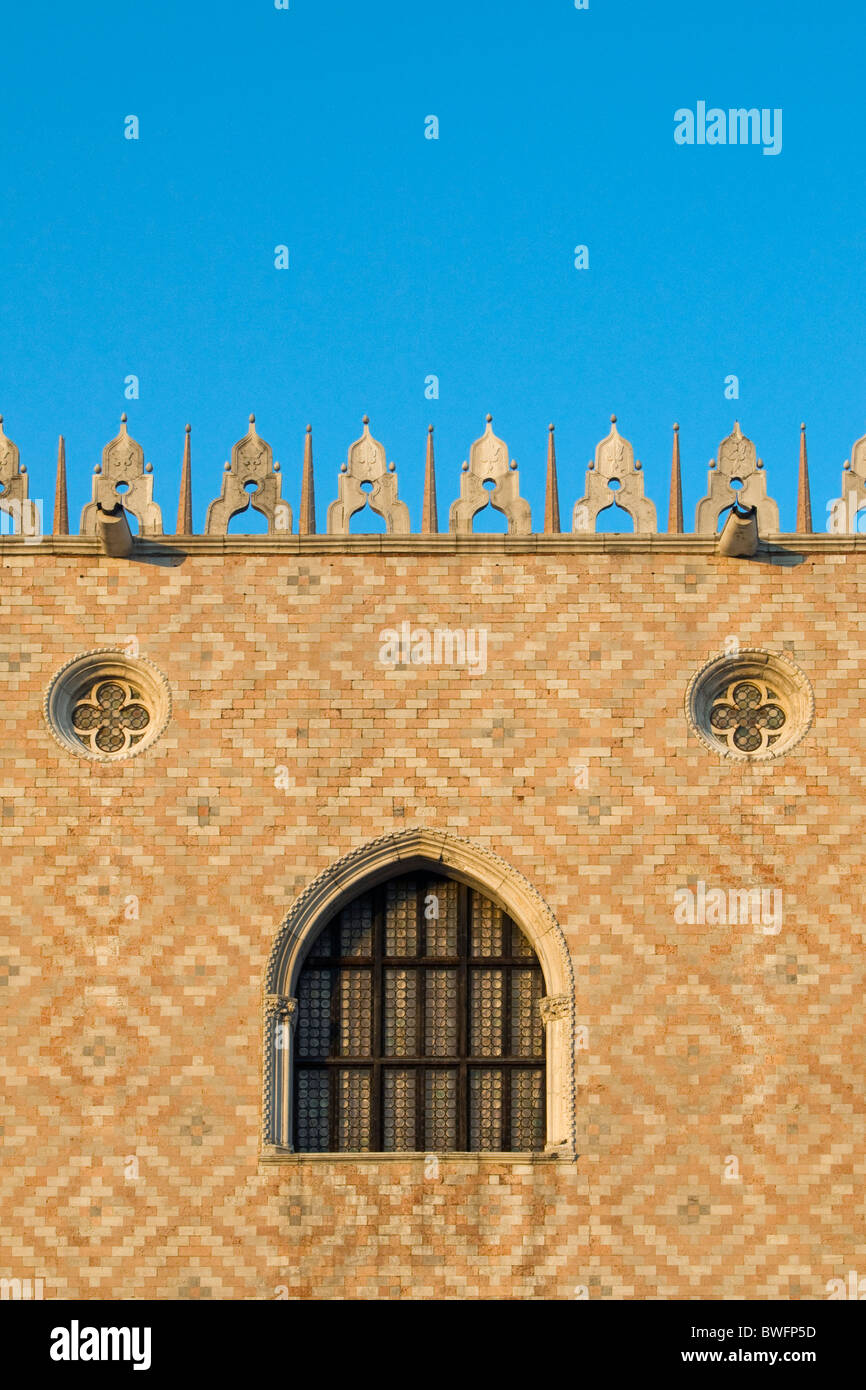 Architectural Detail of Facade of Gothic Palazzo Ducale (Doge's Palace ...