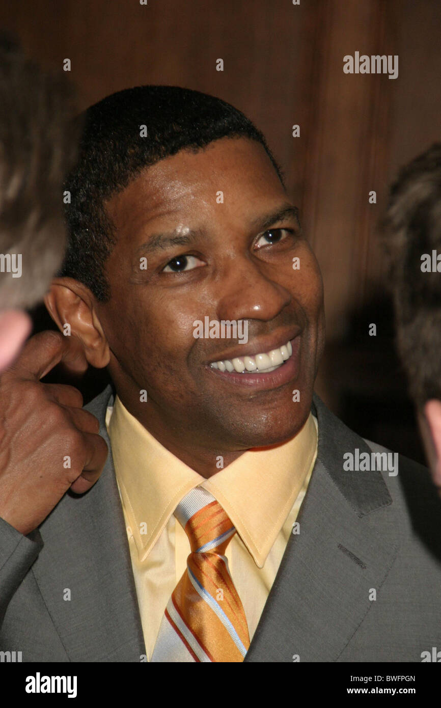 Opening of JULIUS CAESAR with Denzel Washington Stock Photo - Alamy