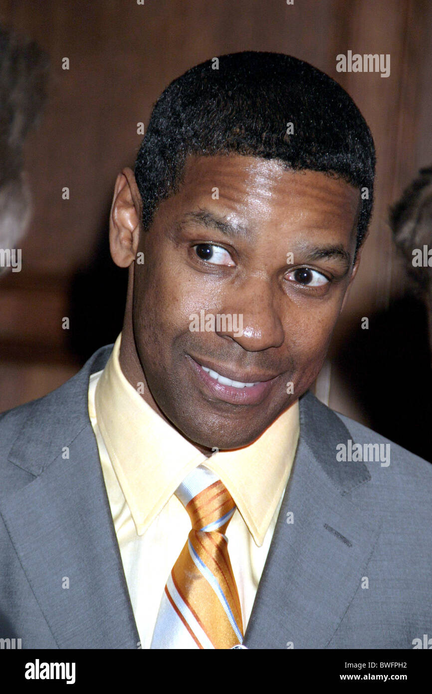 Opening of JULIUS CAESAR with Denzel Washington Stock Photo - Alamy