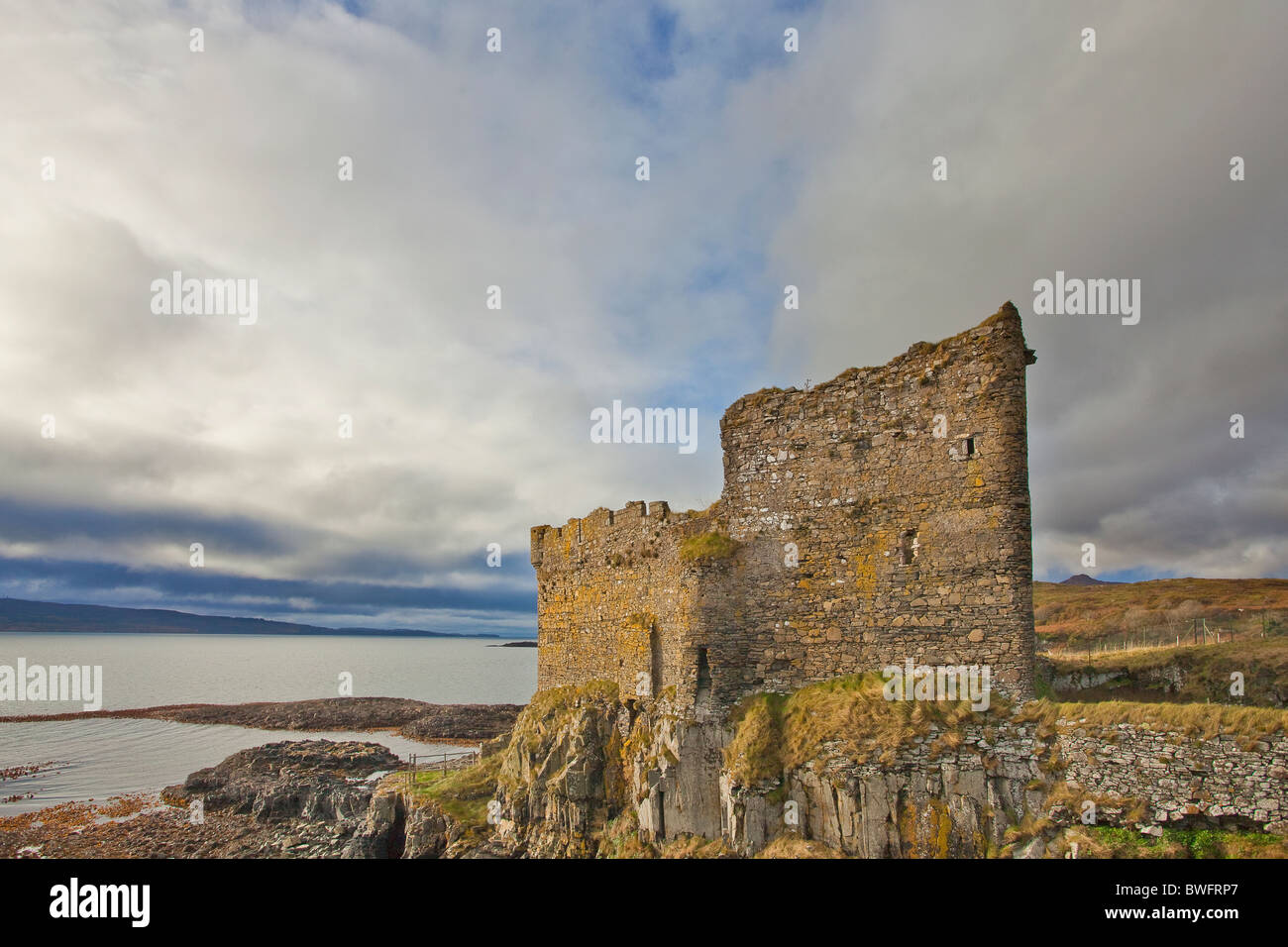Mingary castle hi-res stock photography and images - Alamy
