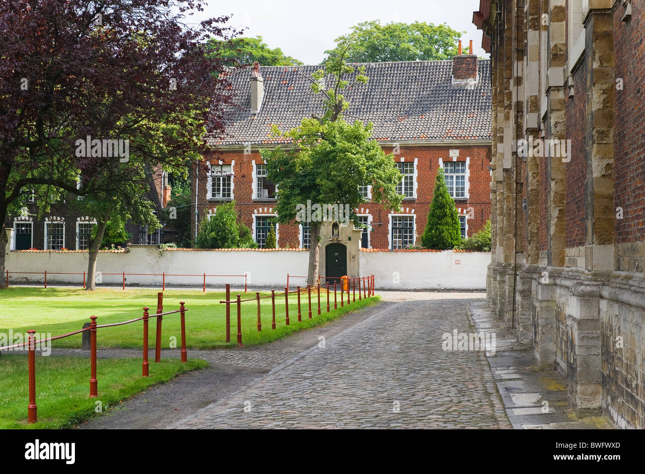 Ghent belgium convent nuns hi-res stock photography and images - Alamy