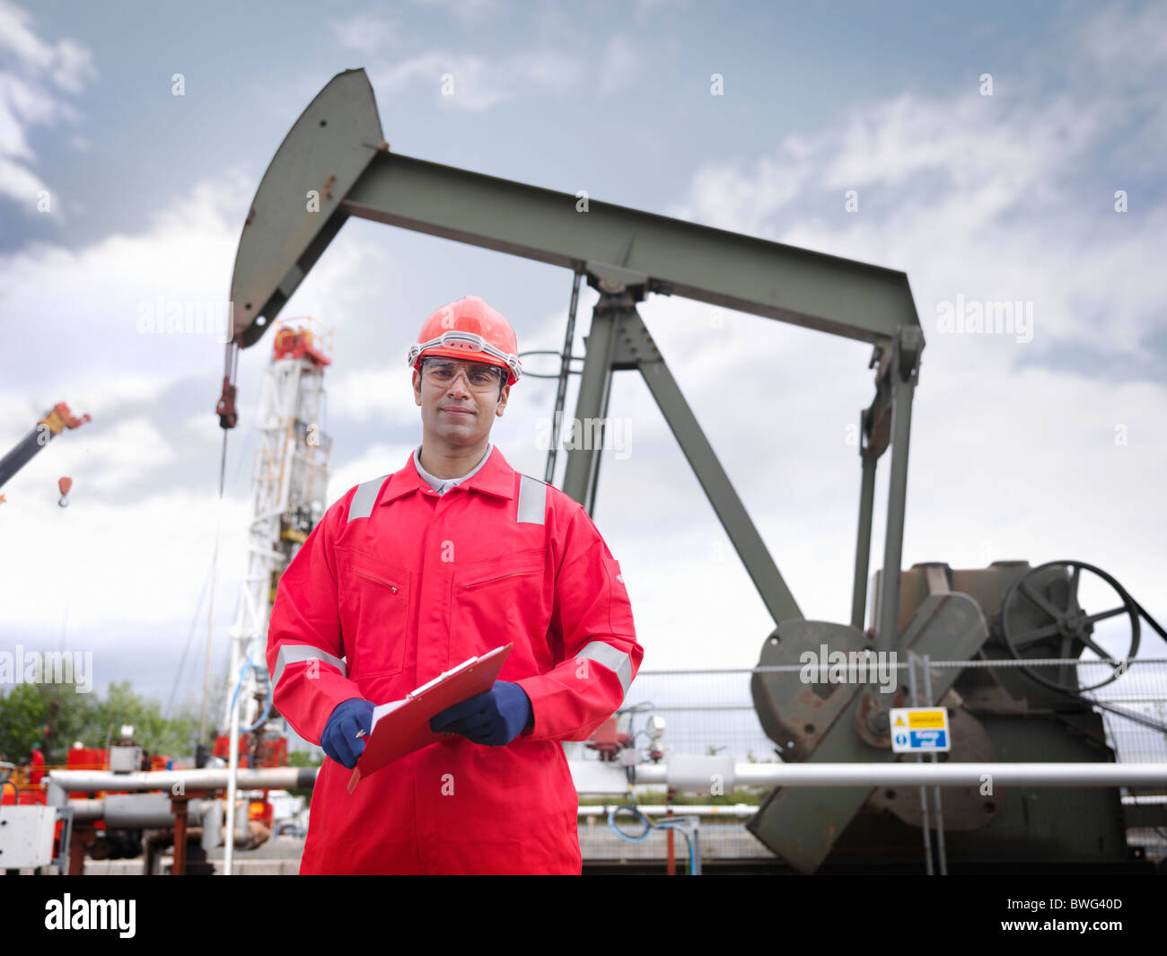 Oil worker hi-res stock photography and images - Alamy