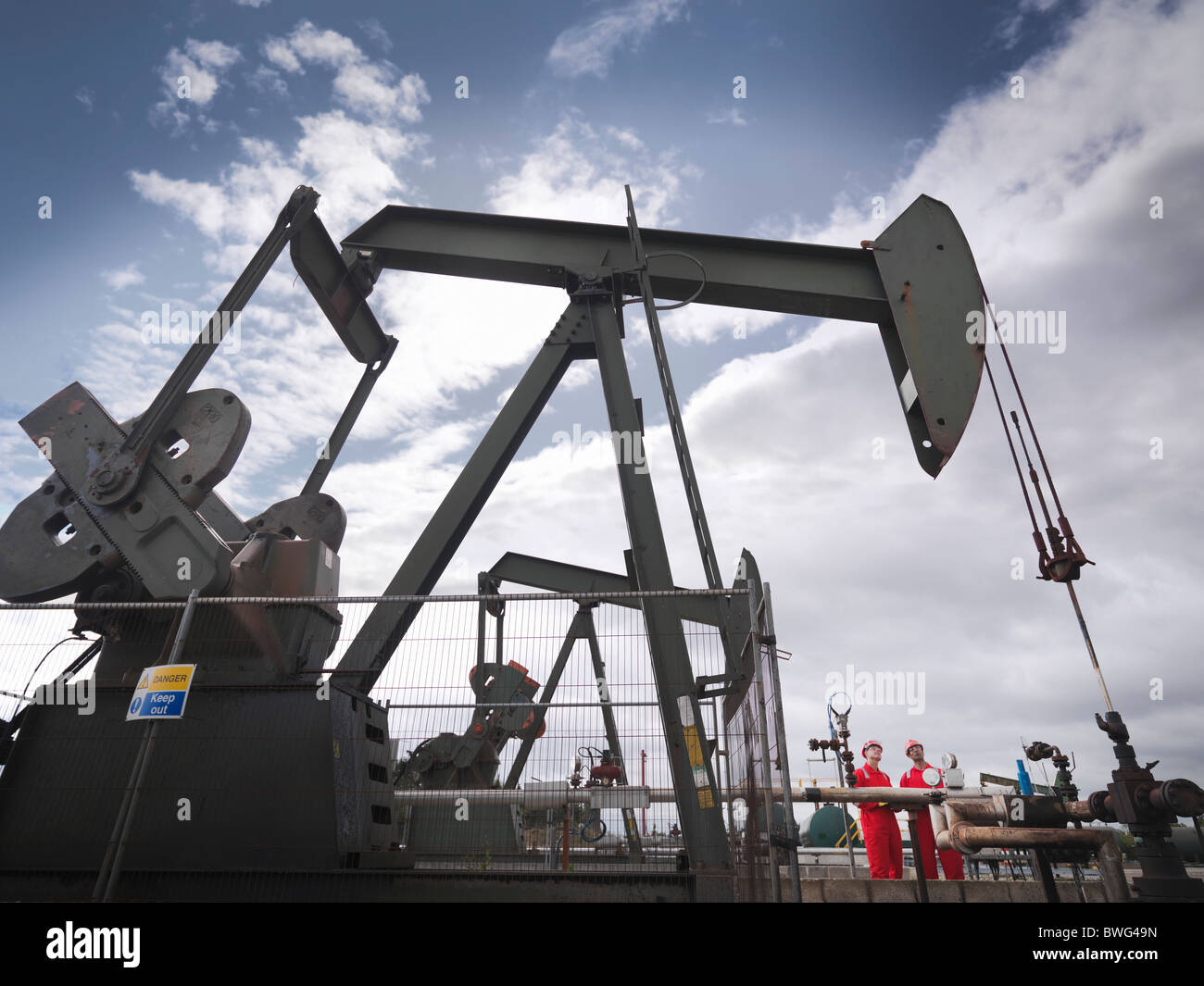 Oil workers hi-res stock photography and images - Alamy
