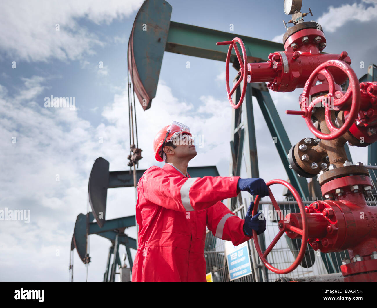 Pumpjack Oil Field High Resolution Stock Photography and Images - Alamy