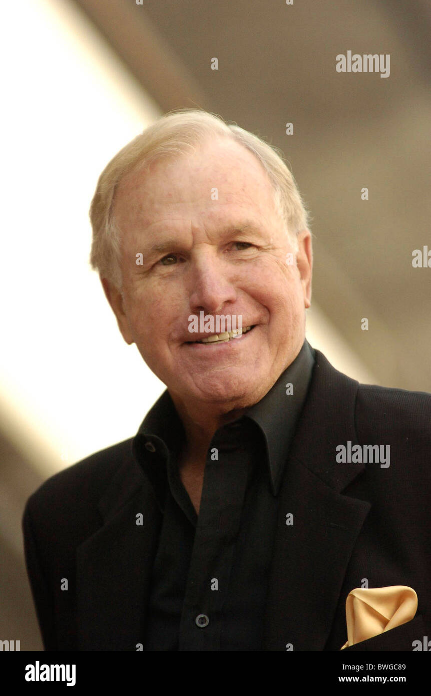 Star on the Hollywood Walk of Fame for Wayne Rogers Stock Photo - Alamy