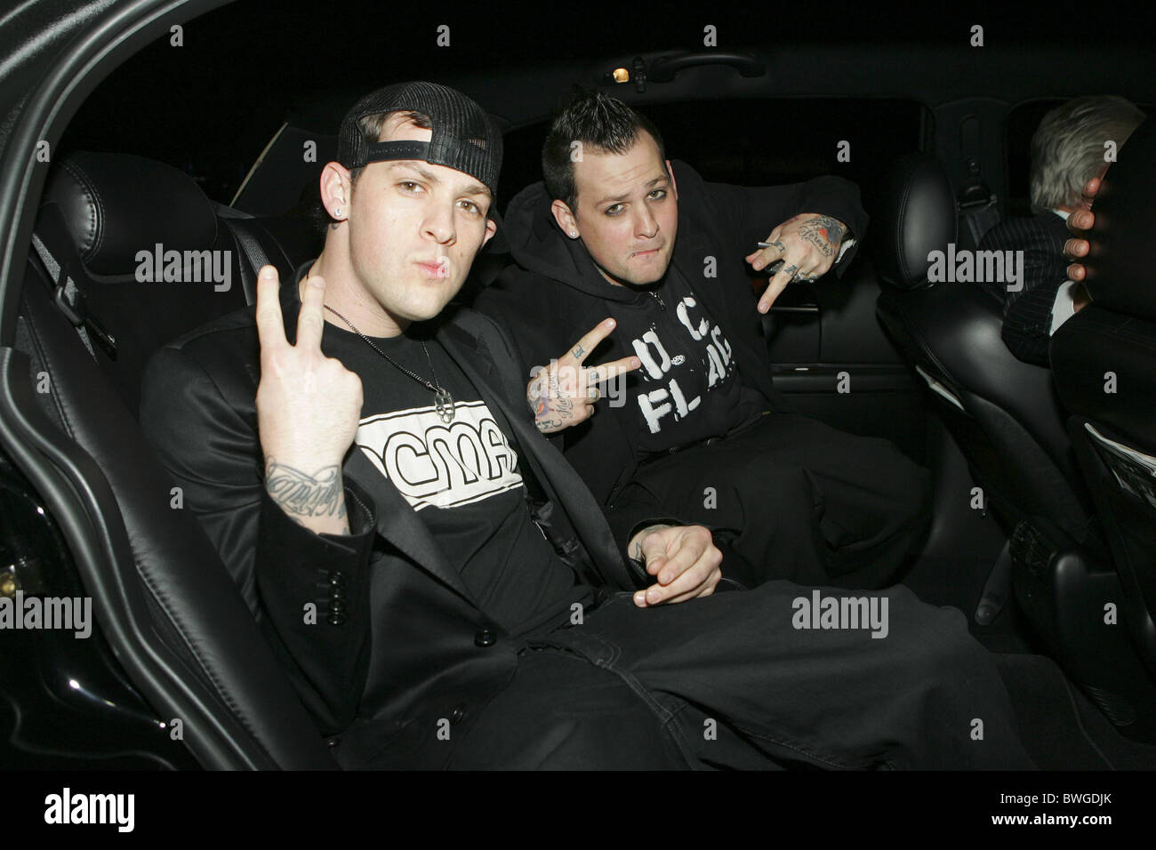 Backwards peace sign hi-res stock photography and images - Alamy