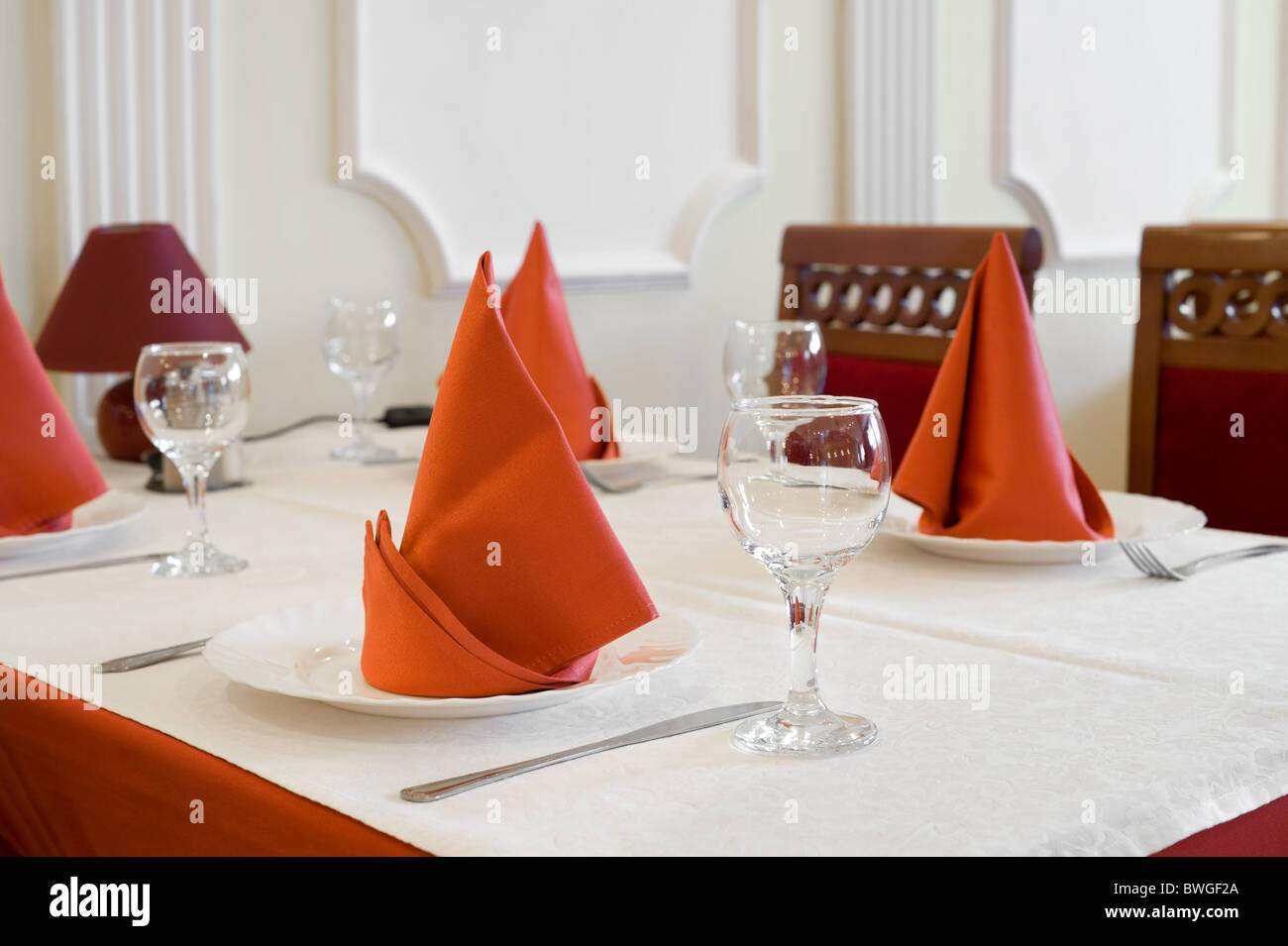 restaurant interior of red and white colours Stock Photo - Alamy