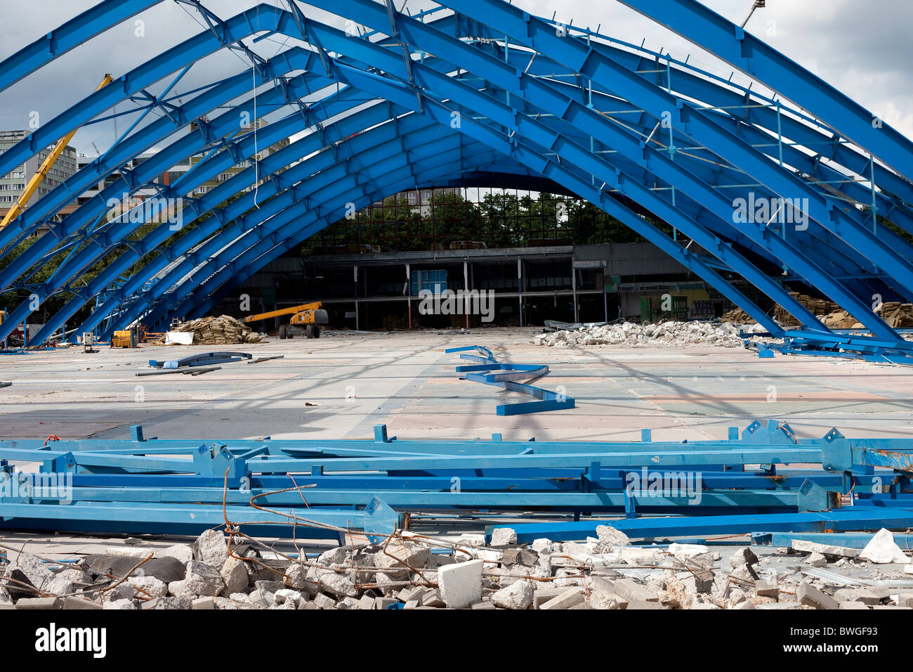 Shopping mall building under construction hi-res stock photography and ...