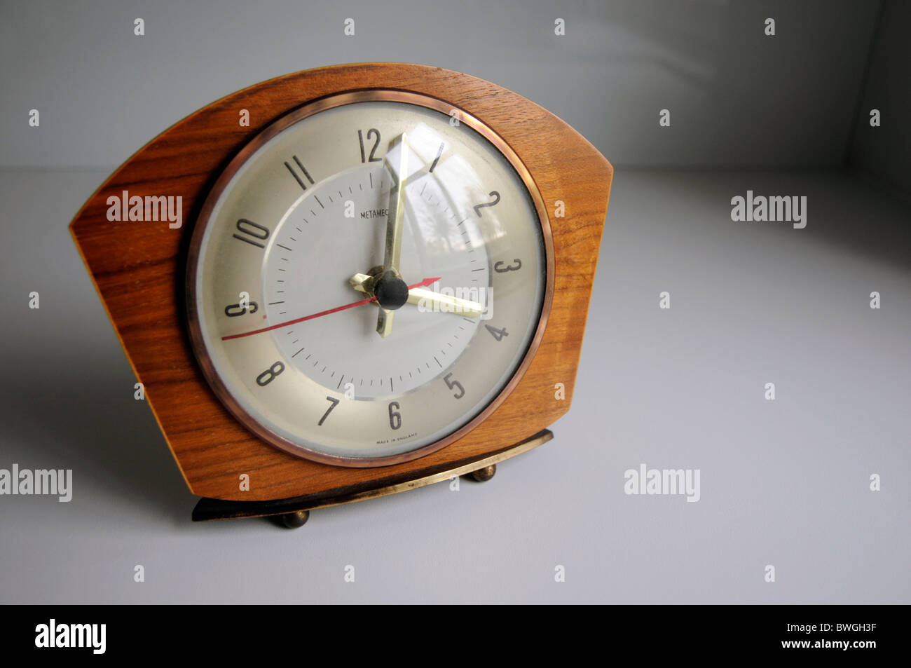 4pm clock hi-res stock photography and images - Alamy