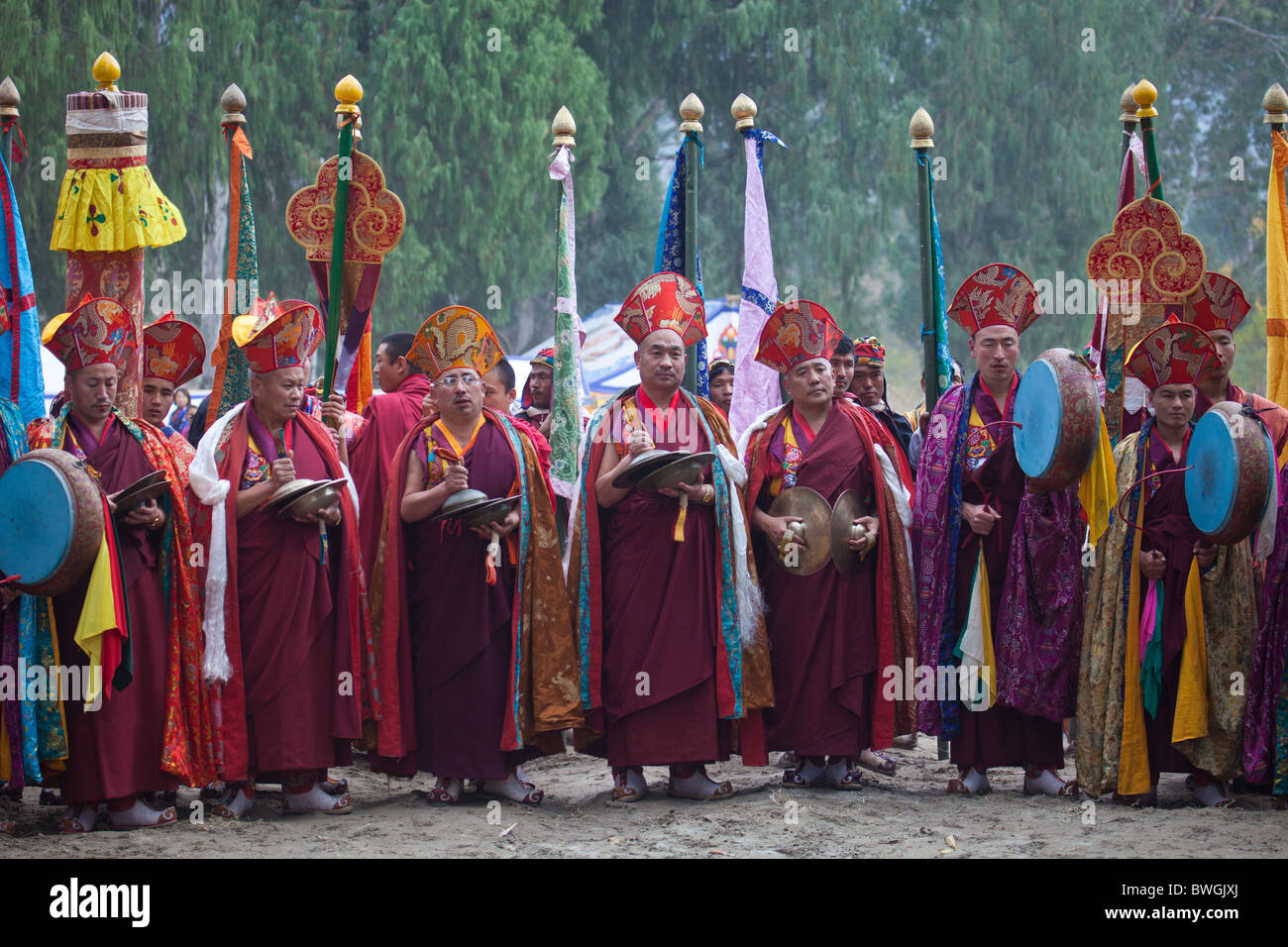 Bhutan musicians hi-res stock photography and images - Alamy