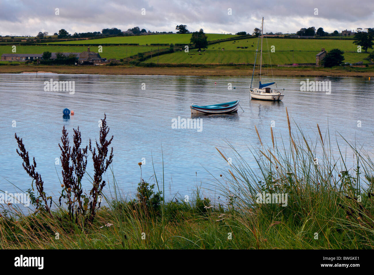 Scenic view estuary River Aln at Alnmouth Stock Photo - Alamy