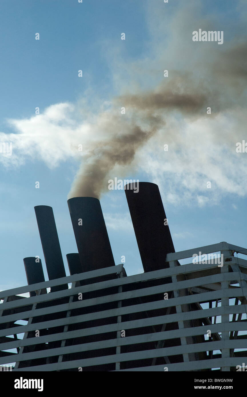 Funnels hi-res stock photography and images - Alamy