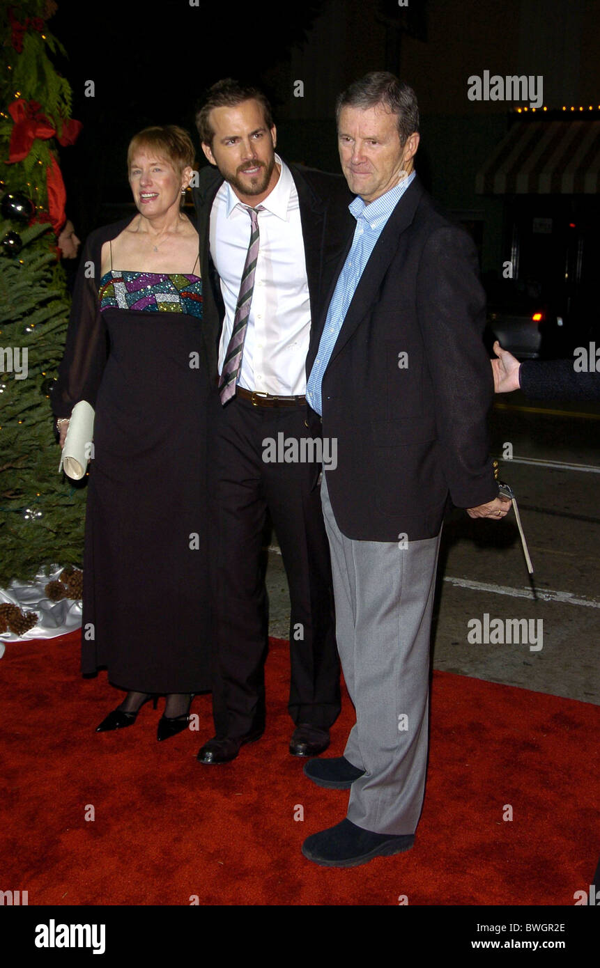 Just friends ryan reynolds hi-res stock photography and images - Alamy
