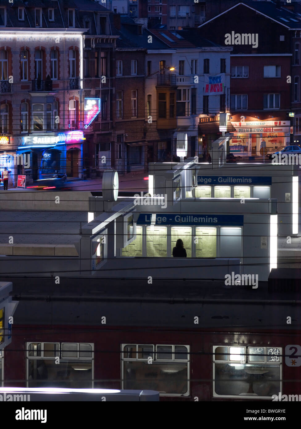 Platforms, concourse, Gare de Liège-Guillemins, architect Santiago ...