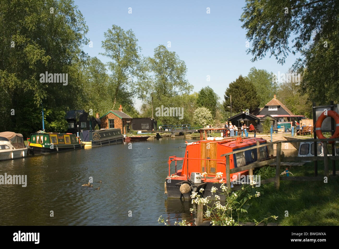 Papermill lock essex hi-res stock photography and images - Alamy