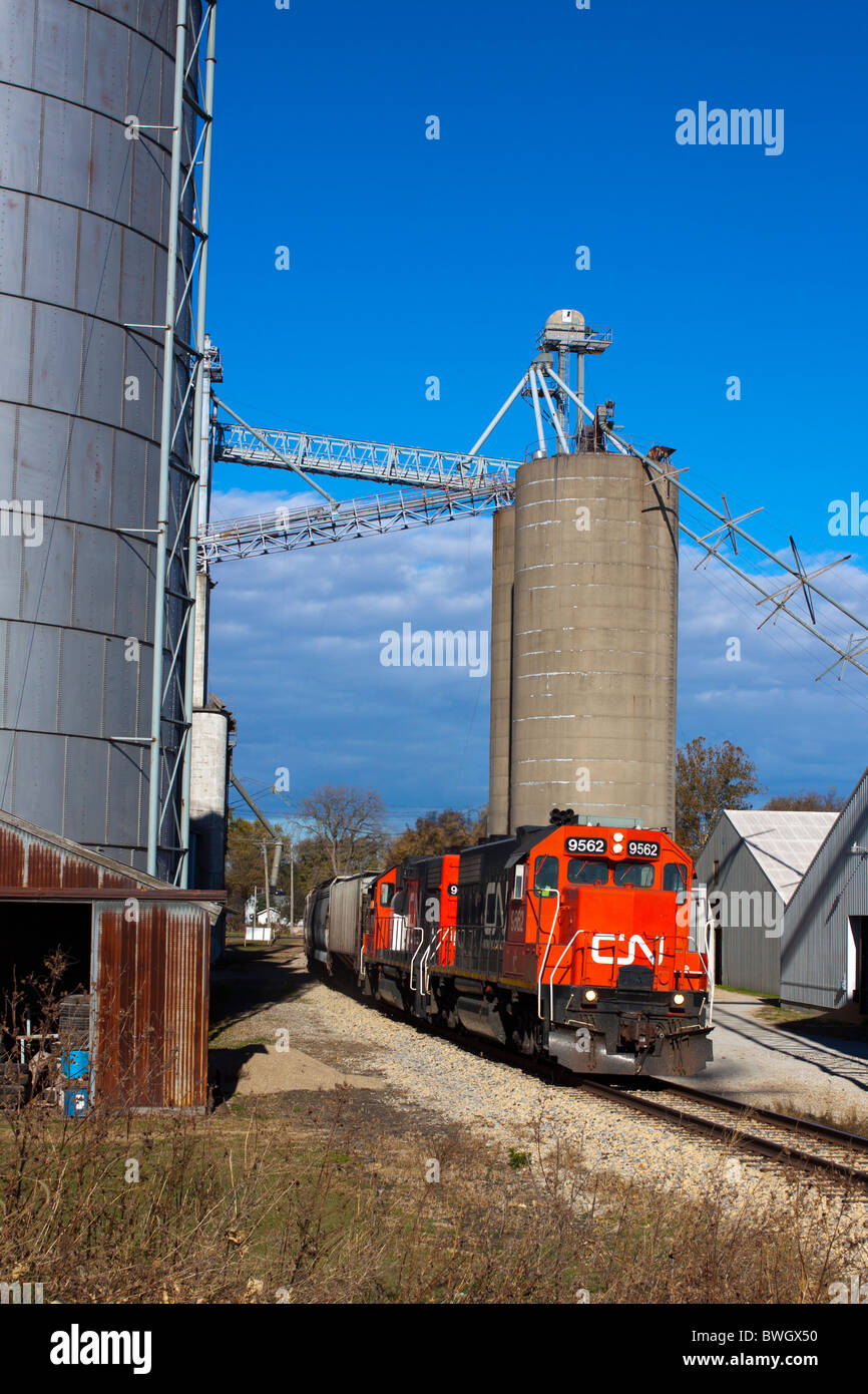 Small freight elevator hi-res stock photography and images - Alamy