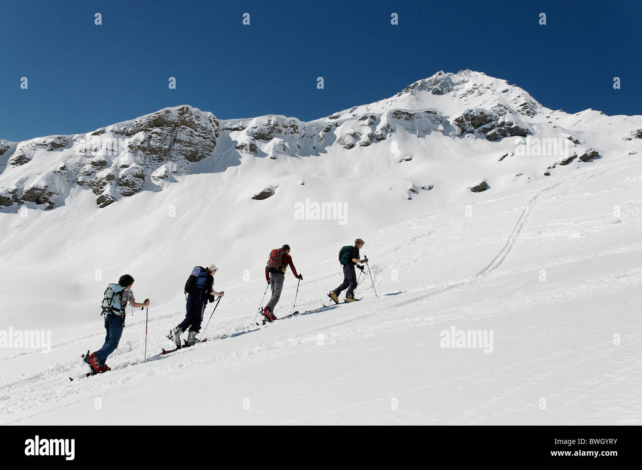 De skinning hi-res stock photography and images - Alamy