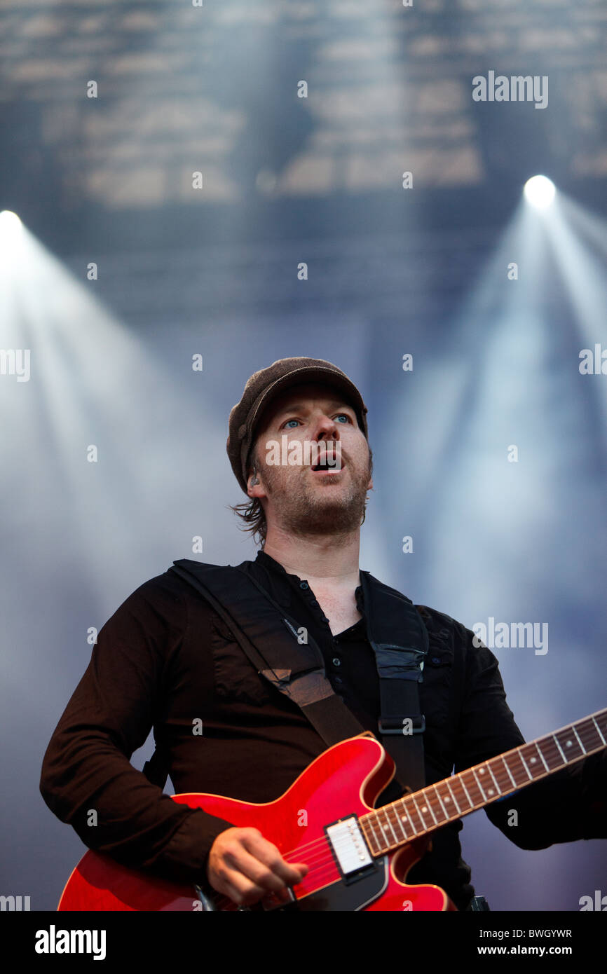 Jez Williams plays lead guitar and sings backing vocals with the band ...