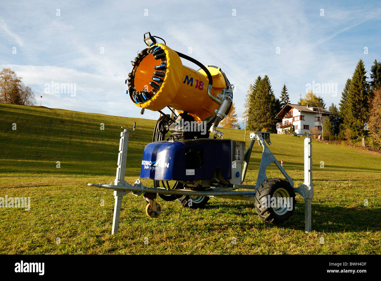 Snow gun hi-res stock photography and images - Alamy