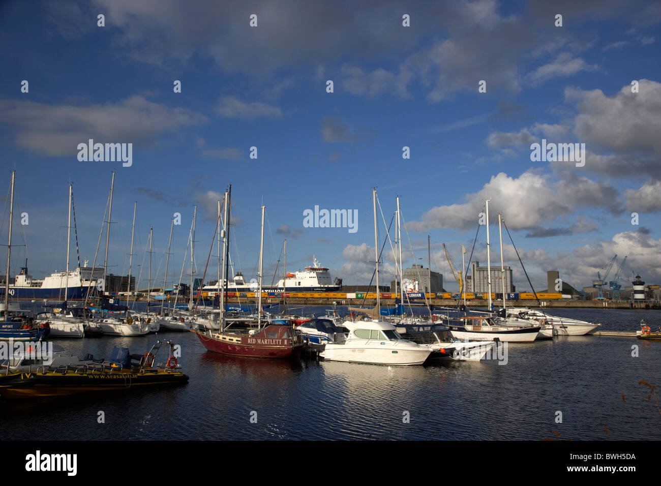 Poolbeg marina hi-res stock photography and images - Alamy