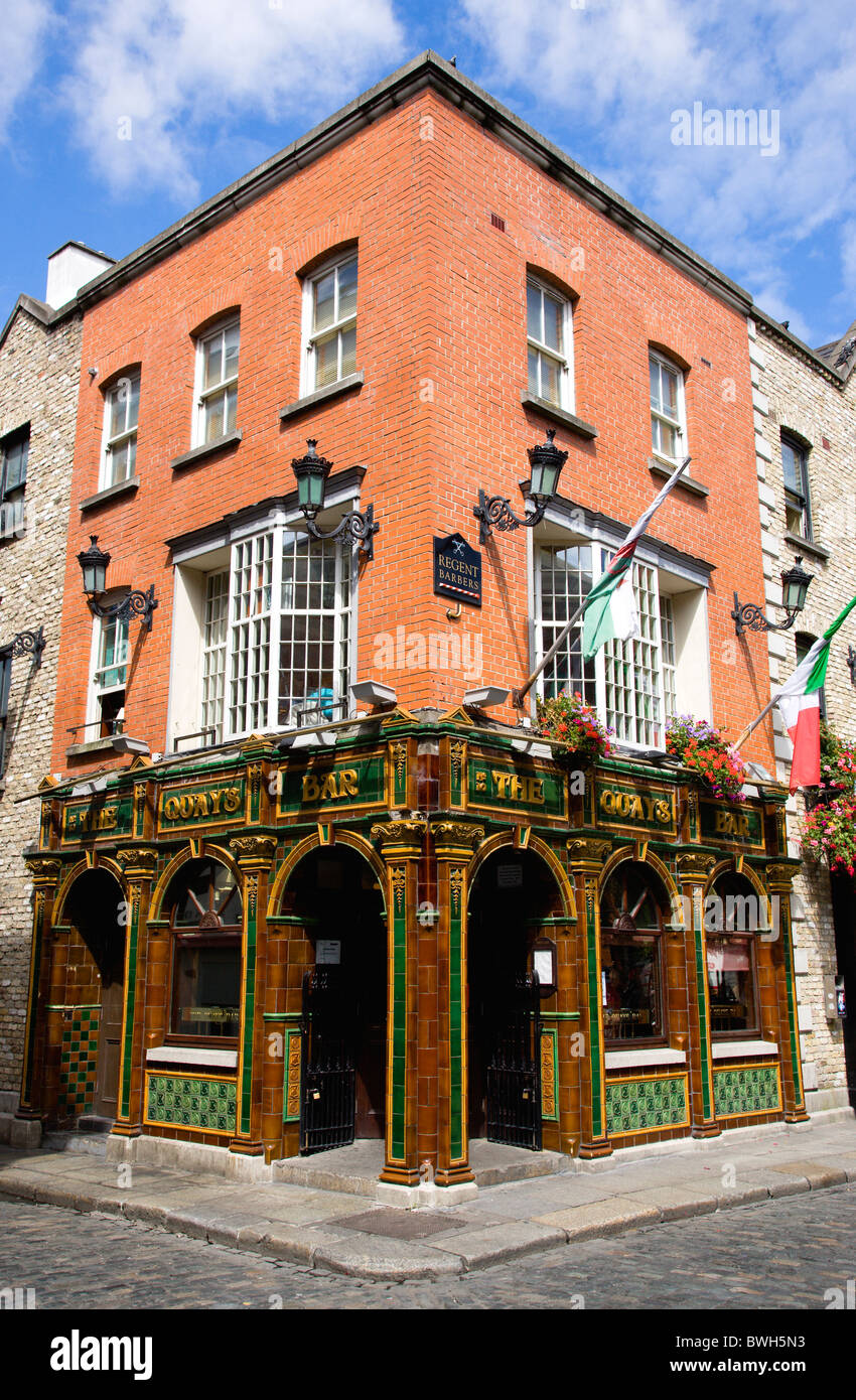 The quays pub hi-res stock photography and images - Alamy