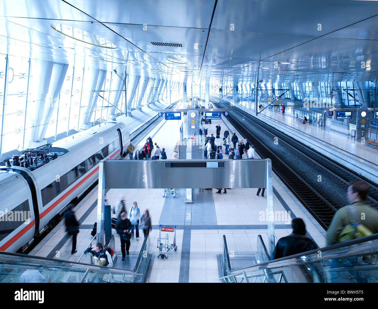 Airport city terminal stations High Resolution Stock Photography and ...