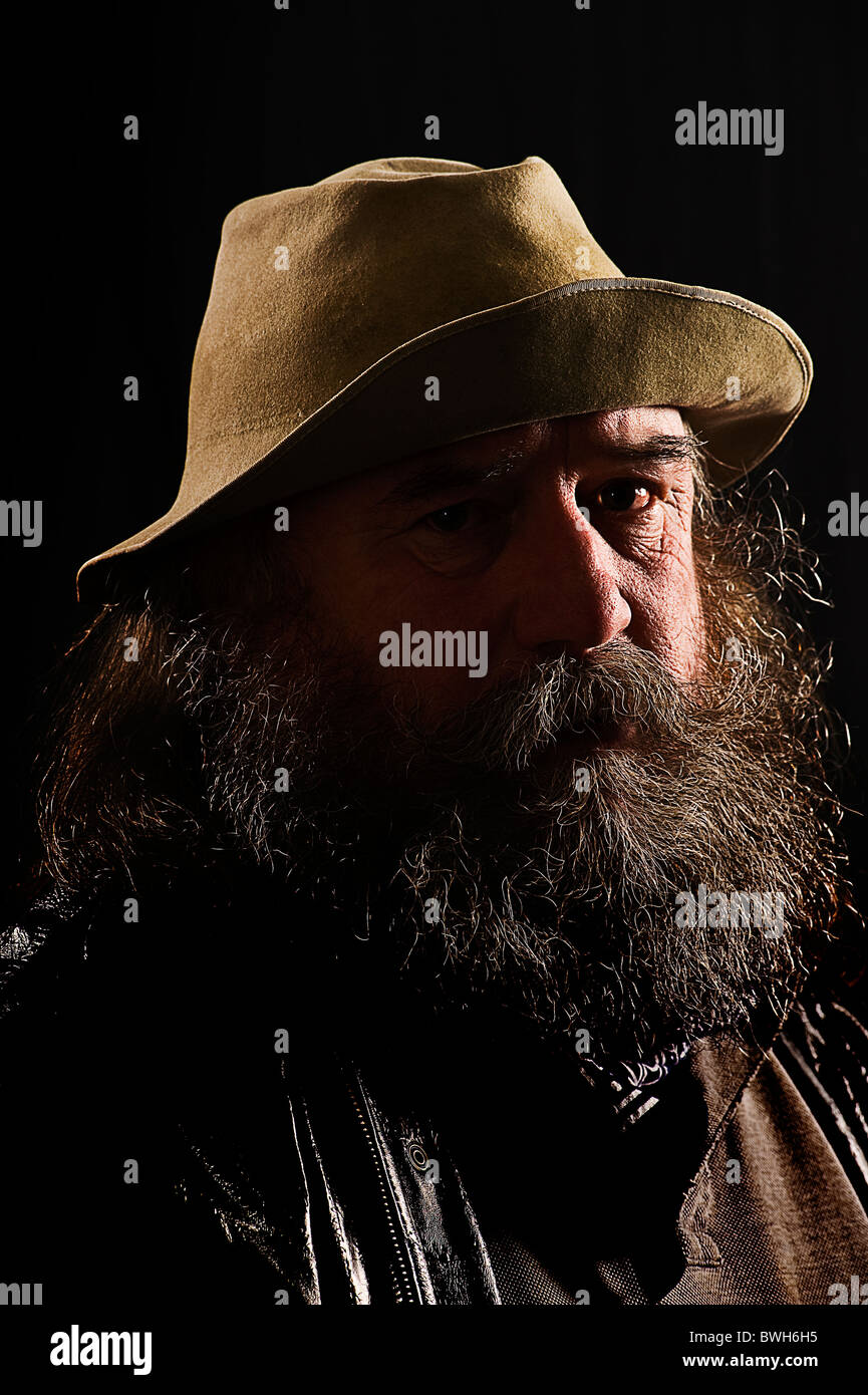 Man with unkempt beard hi-res stock photography and images - Alamy
