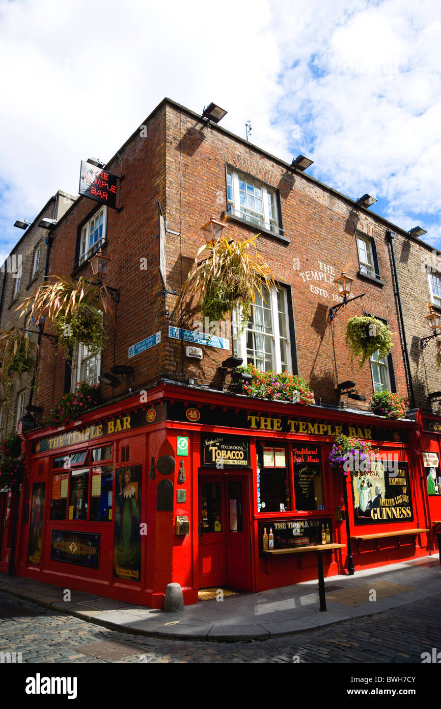 Traditional irish architecture hi-res stock photography and images - Alamy