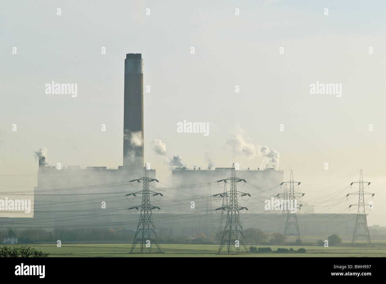 Kingsnorth Power Station on the Hoo Peninsula in Medway, Kent, South ...