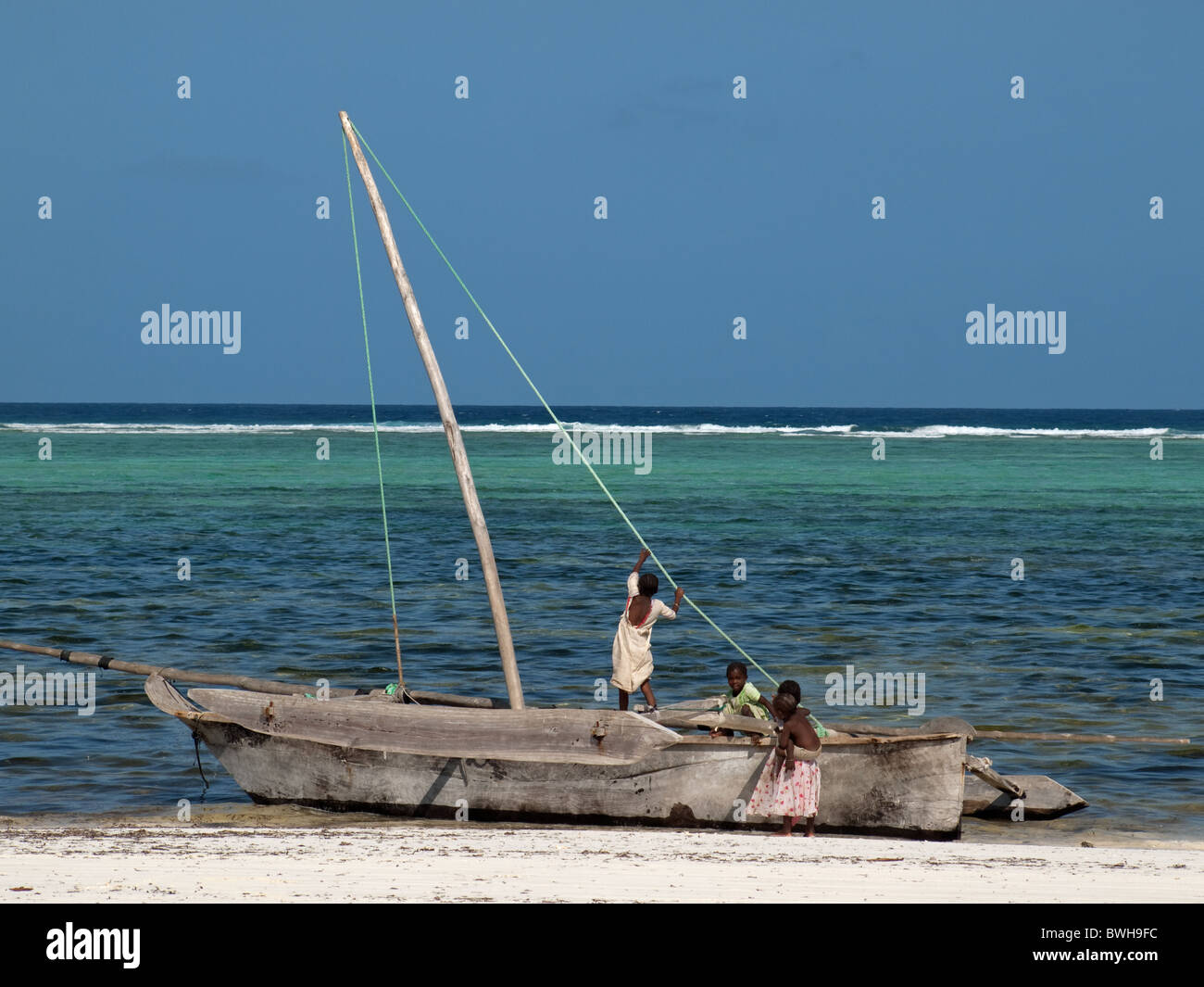 Indian children in a boat hi-res stock photography and images - Alamy
