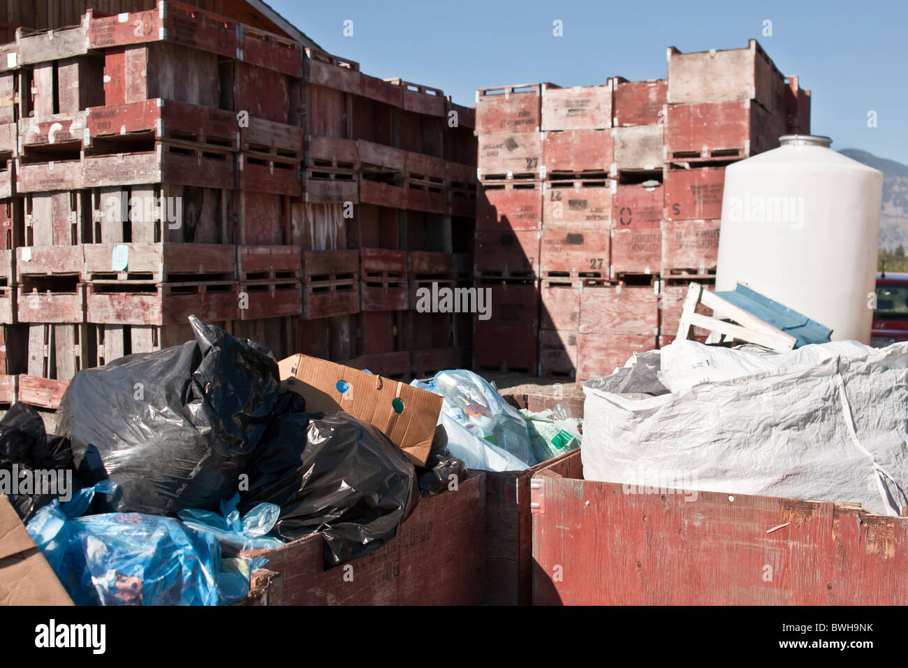 Background crates hi-res stock photography and images - Alamy