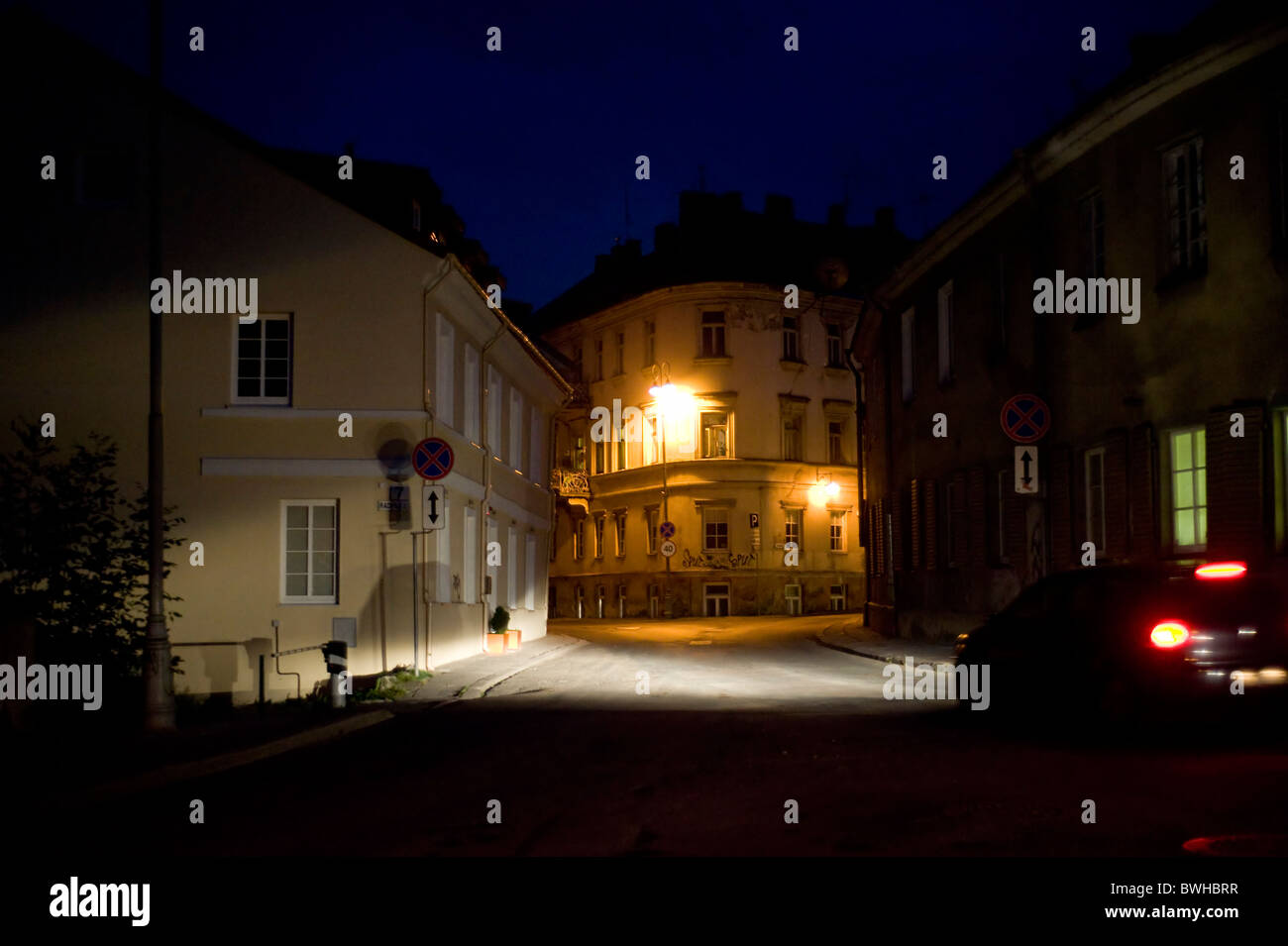 Empty city night car hi-res stock photography and images - Alamy