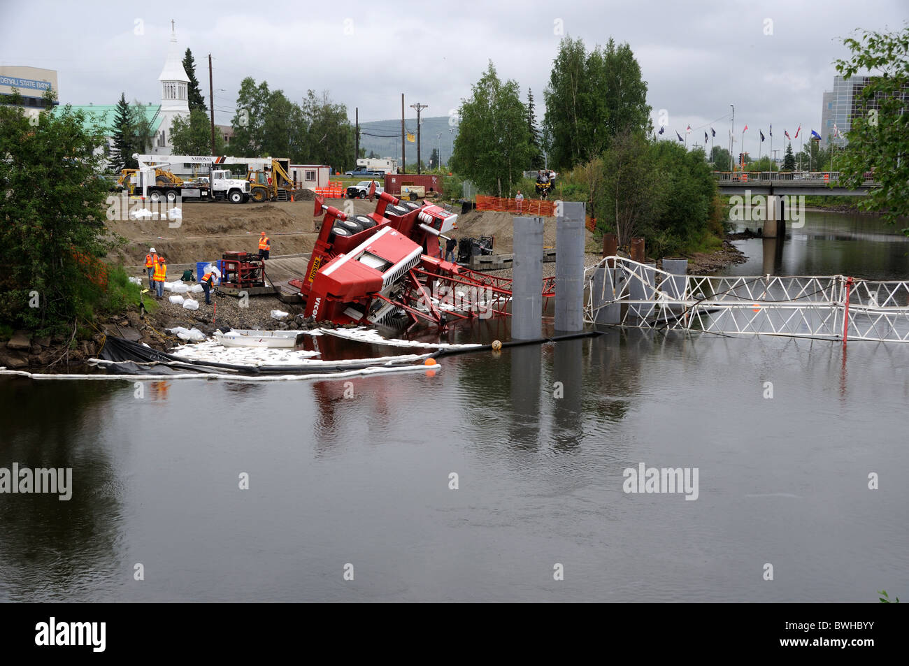 Bridge construction crane hi-res stock photography and images - Alamy