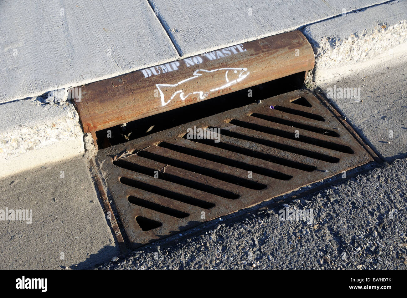 Storm Drain Sign Stock Photos & Storm Drain Sign Stock Images - Alamy