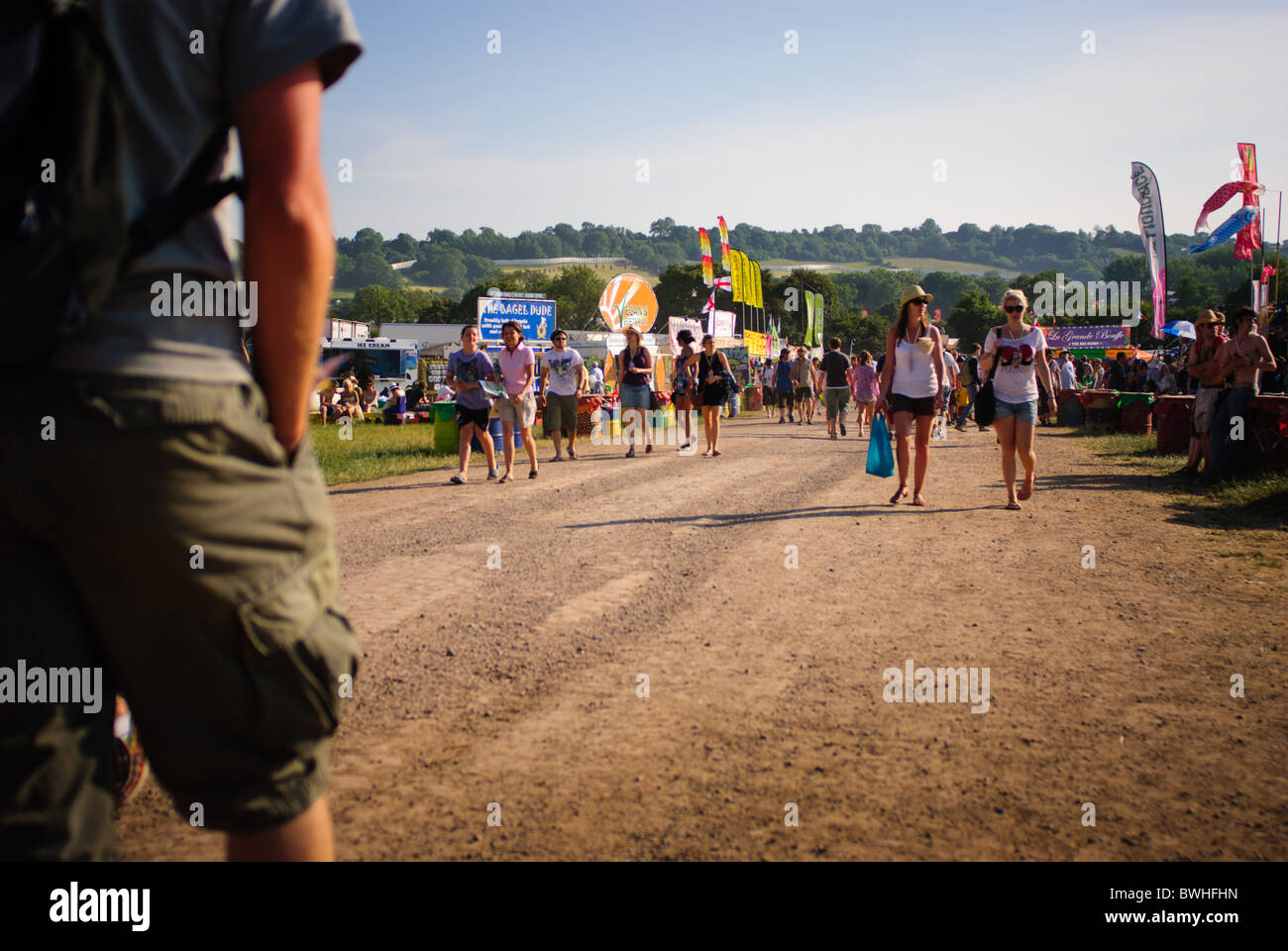 Glastonbury crowd behind hi-res stock photography and images - Alamy