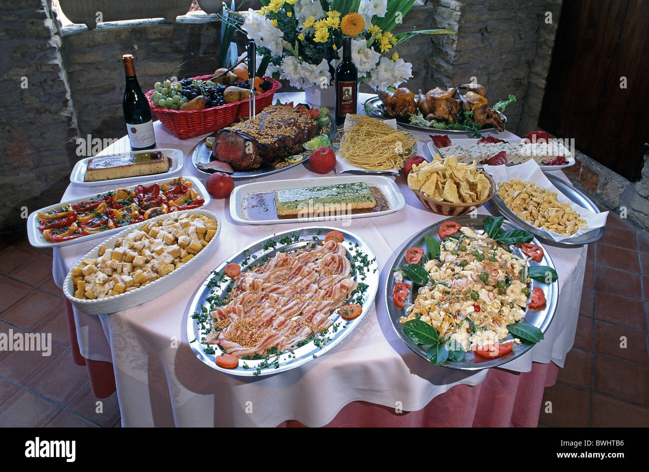 Castello ristorante hi-res stock photography and images - Alamy