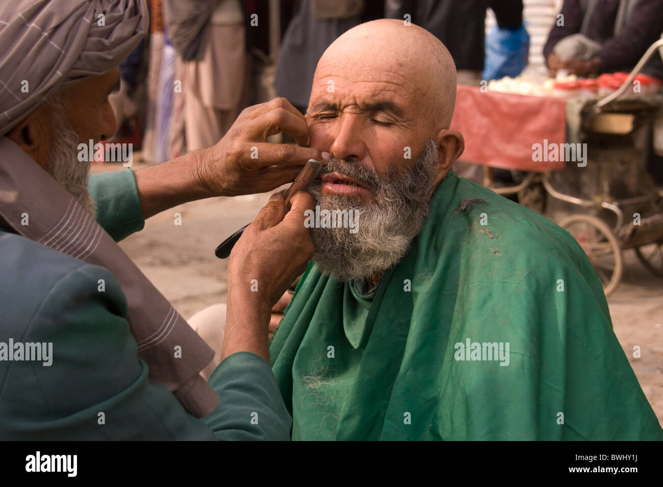 Street barber in Kabul Afghanistan Stock Photo - Alamy