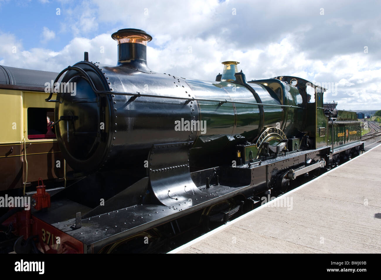 City of Truro 3717 GWR 3700 Class 3440 the first steam engine to ...