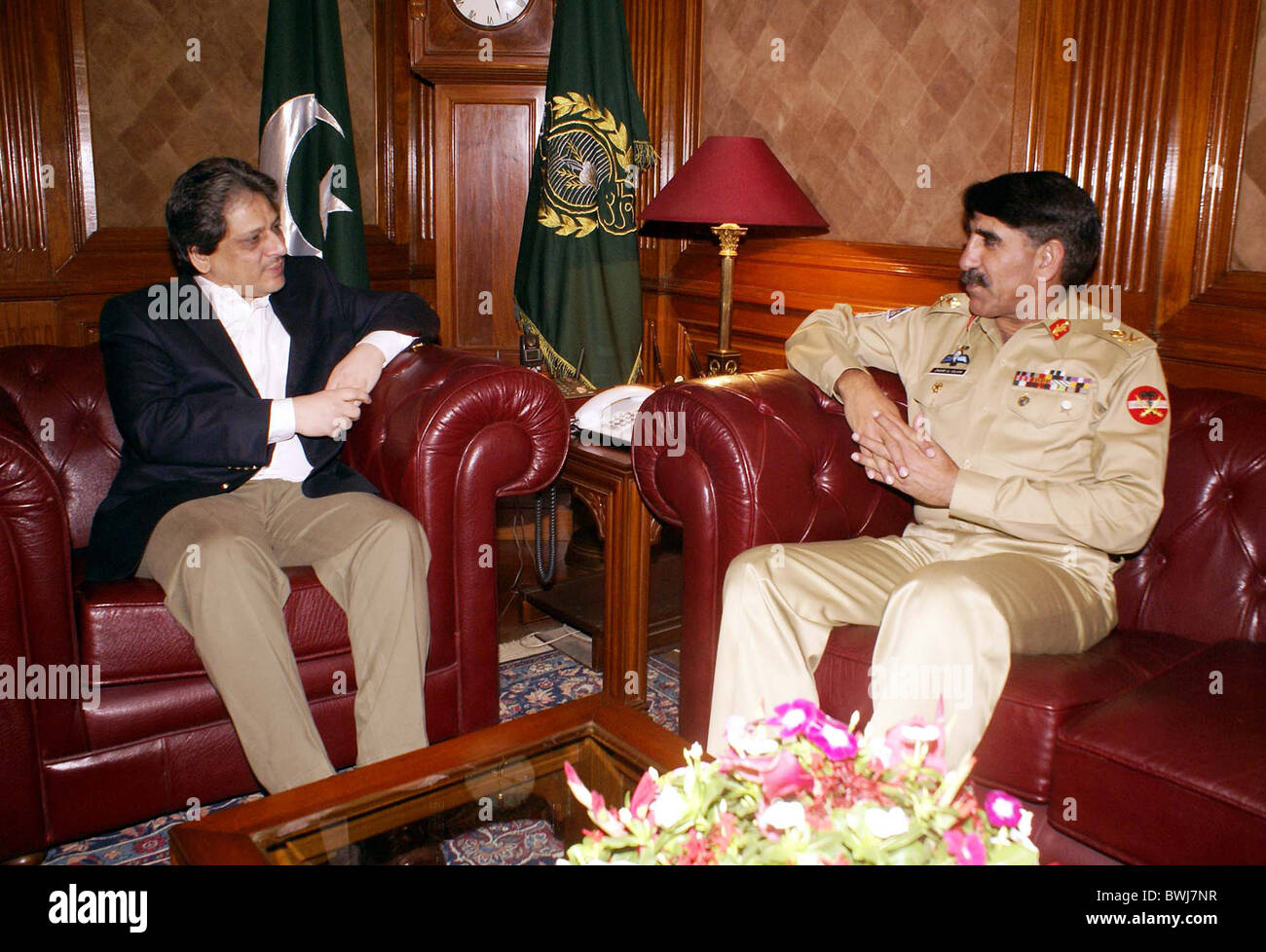 Sindh Governor, Dr.Ishrat-ul-Ibad Khan in meeting with Corps Commander ...