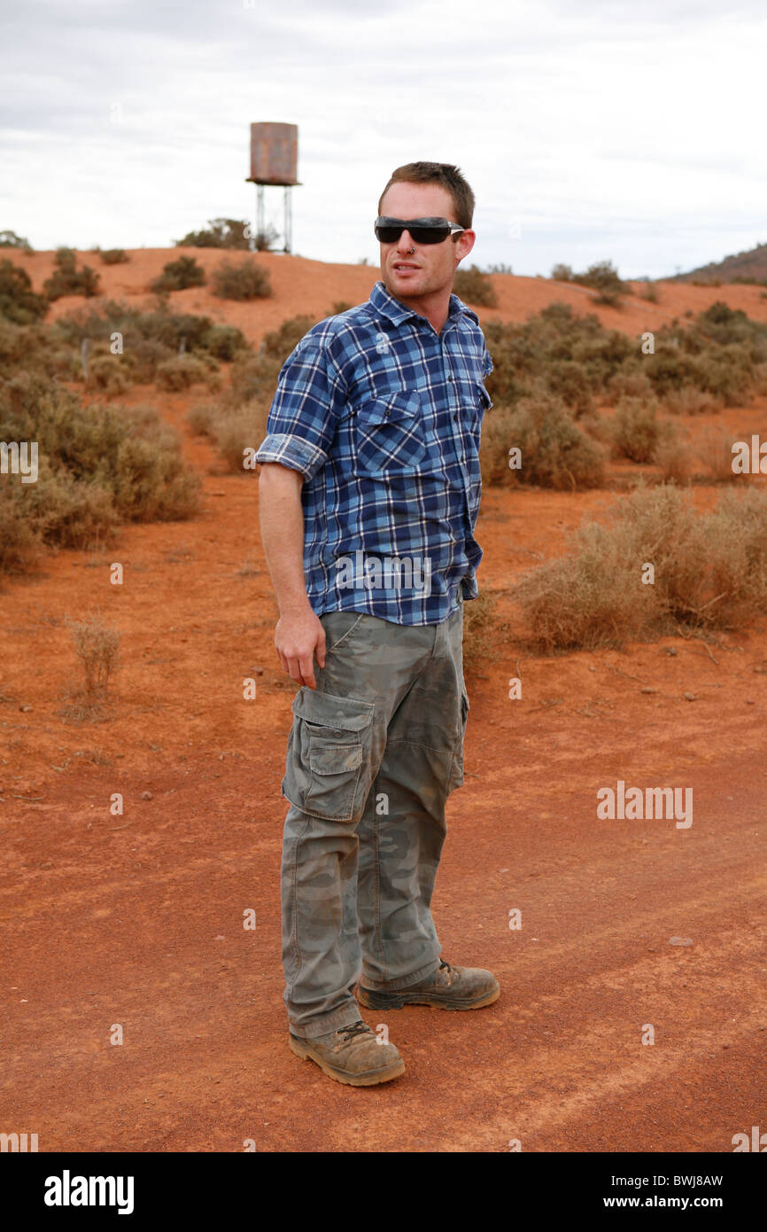 Sturdy farmer on Mount Ive Station, South Australia Stock Photo - Alamy