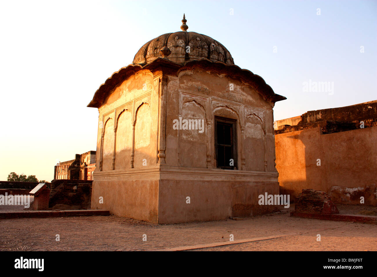 Mughal architecture lahore hi-res stock photography and images - Alamy