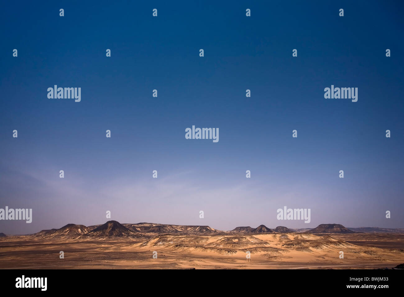 Black desert western desert egypt hi-res stock photography and images ...