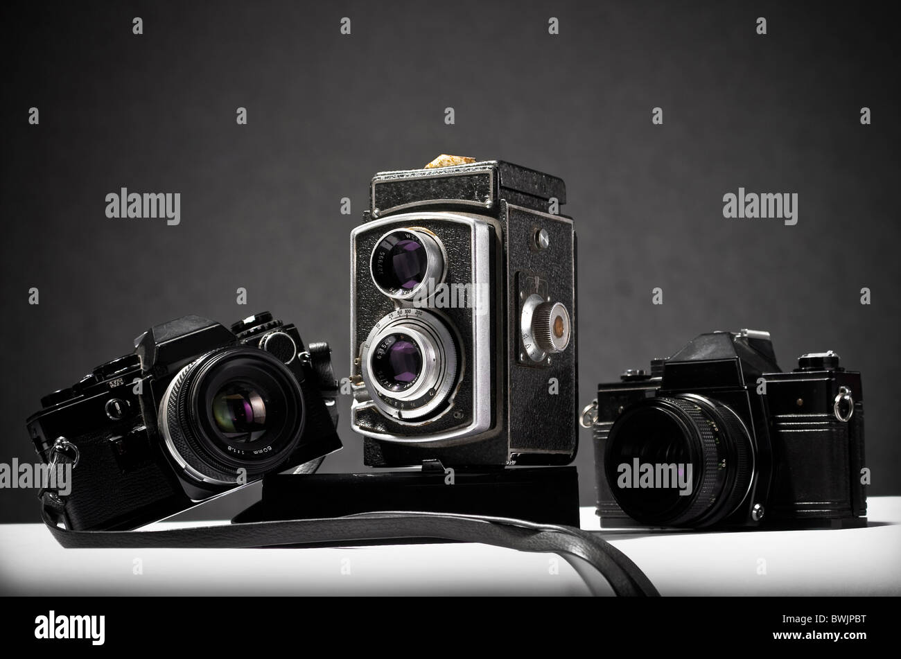Old fashioned cameras hi-res stock photography and images - Alamy